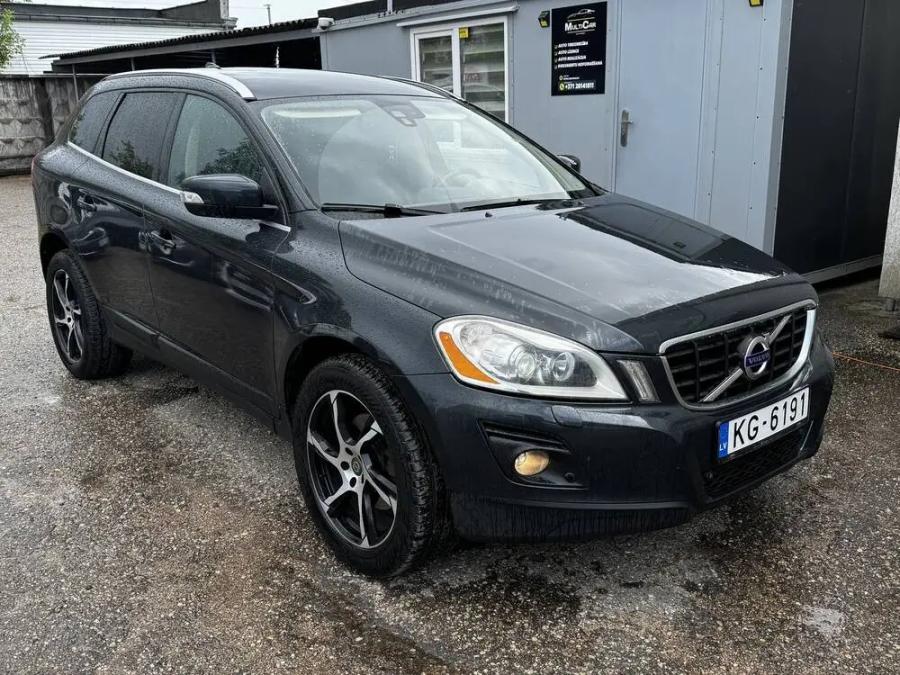 Melns Volvo XC60 2009 Daugavpils, ar dzinēja tilpumu 2.40 L un nobraukumu 0 tūkst. km par 7500 €, foto 1 vietnē AUTOMOTO.COM.LV