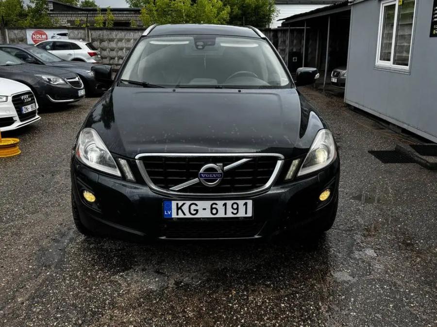 Melns Volvo XC60 2009 Daugavpils, ar dzinēja tilpumu 2.40 L un nobraukumu 0 tūkst. km par 7500 €, foto 3 vietnē AUTOMOTO.COM.LV