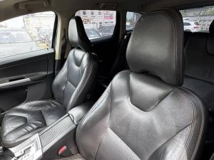 Melns Volvo XC60 2009 Daugavpils, ar dzinēja tilpumu 2.40 L un nobraukumu 0 tūkst. km par 7500 €, foto 16 vietnē AUTOMOTO.COM.LV