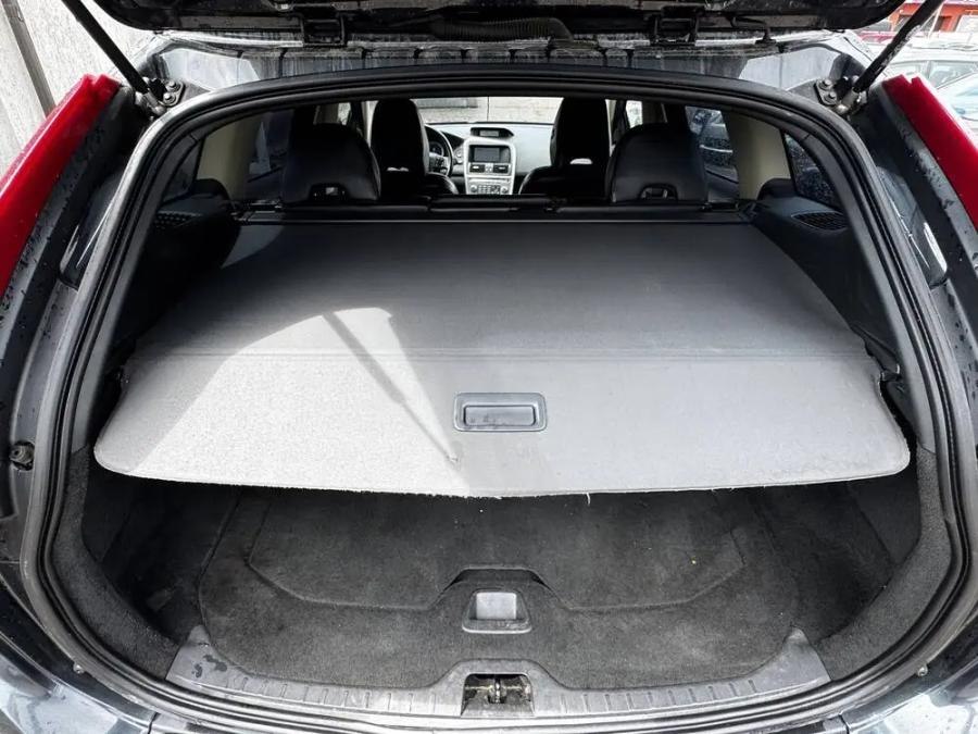 Melns Volvo XC60 2009 Daugavpils, ar dzinēja tilpumu 2.40 L un nobraukumu 0 tūkst. km par 7500 €, foto 19 vietnē AUTOMOTO.COM.LV