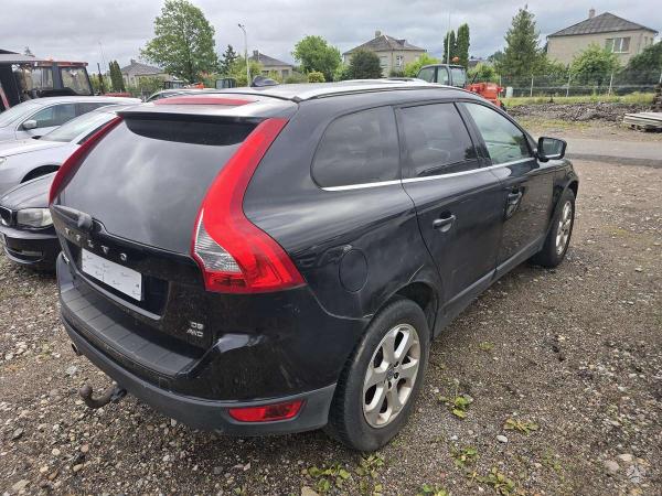 Melns Volvo XC60 2009 Tauragė, ar dzinēja tilpumu 2.40 L un nobraukumu 299 tūkst. km par 3700 €, foto 4 vietnē AUTOMOTO.COM.LV