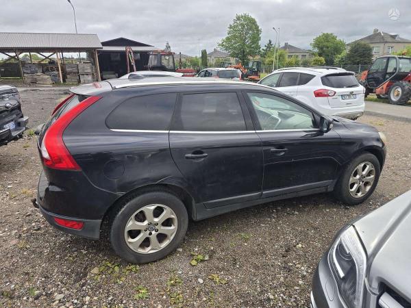 Melns Volvo XC60 2009 Tauragė, ar dzinēja tilpumu 2.40 L un nobraukumu 299 tūkst. km par 3700 €, foto 6 vietnē AUTOMOTO.COM.LV
