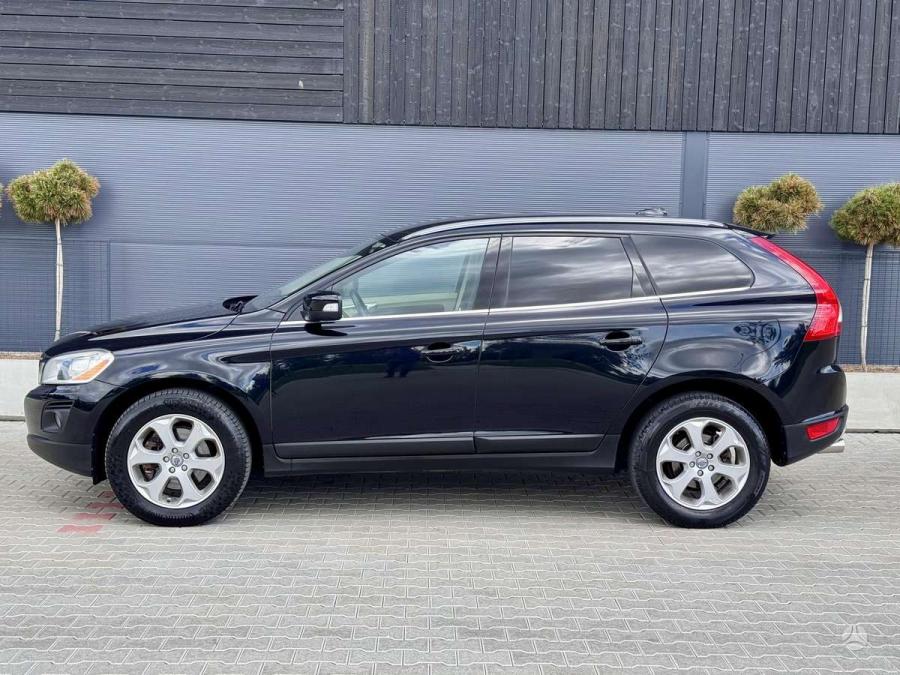Melns Volvo XC60 2009 Šauļi, ar dzinēja tilpumu 2.40 L un nobraukumu 300 tūkst. km par 8150 €, foto 12 vietnē AUTOMOTO.COM.LV