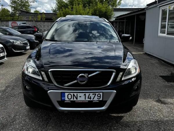 Black Volvo XC60 2009 in Daugavpils, with an engine capacity of 2.40 L and mileage of 240 thousand km for 8400 €, photo 3 on AUTOMOTO.COM.LV