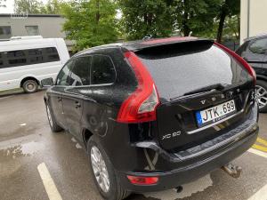 Melns Volvo XC60 2009 Kauņa, ar dzinēja tilpumu 2.40 L un nobraukumu 321 tūkst. km par 5599 €, foto  vietnē AUTOMOTO.COM.LV