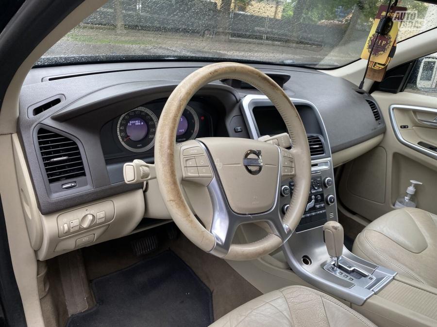 Melns Volvo XC60 2009 Kauņa, ar dzinēja tilpumu 2.40 L un nobraukumu 321 tūkst. km par 5599 €, foto 5 vietnē AUTOMOTO.COM.LV