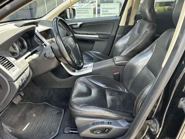 Melns Volvo XC60 2009 Viļņa, ar dzinēja tilpumu 2.40 L un nobraukumu 315 tūkst. km par 7450 €, foto 10 vietnē AUTOMOTO.COM.LV