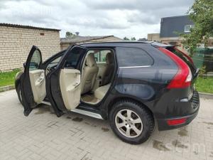 Melns Volvo XC60 2009 Rēzekne, ar dzinēja tilpumu 2.40 L un nobraukumu 264 tūkst. km par 7250 €, foto  vietnē AUTOMOTO.COM.LV