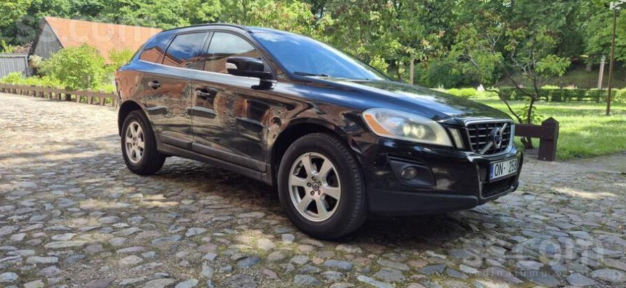 Black Volvo XC60 2009 in Kuldiga, with an engine capacity of 2.40 L and mileage of 349 thousand km for 6400 €, photo 5 on AUTOMOTO.COM.LV