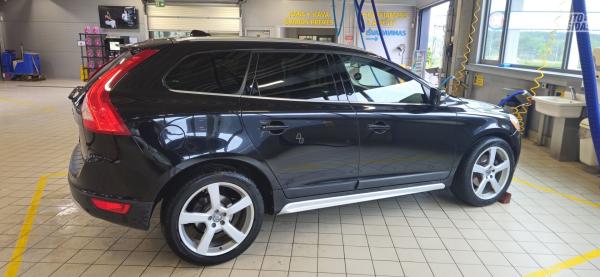 Melns Volvo XC60 2009 Viļņa, ar dzinēja tilpumu 2.40 L un nobraukumu 314 tūkst. km par 8900 €, foto 4 vietnē AUTOMOTO.COM.LV