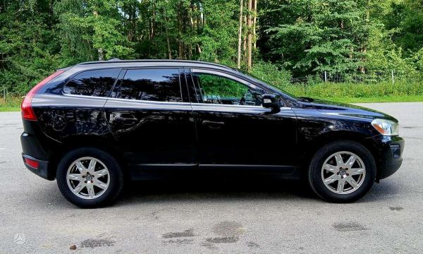 Melns Volvo XC60 2009 Ukmergė, ar dzinēja tilpumu 2.40 L un nobraukumu 402 tūkst. km par 6350 €, foto 2 vietnē AUTOMOTO.COM.LV