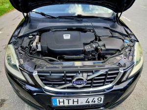 Black Volvo XC60 2009 in Ukmerge, with an engine capacity of 2.40 L and mileage of 402 thousand km for 6350 €, photo 13 on AUTOMOTO.COM.LV