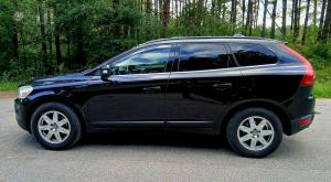 Black Volvo XC60 2009 in Ukmerge, with an engine capacity of 2.40 L and mileage of 402 thousand km for 6350 €, photo 15 on AUTOMOTO.COM.LV
