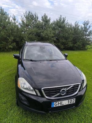 Melns Volvo XC60 2009 Šakiai, ar dzinēja tilpumu 2.40 L un nobraukumu 443 tūkst. km par 4600 €, foto  vietnē AUTOMOTO.COM.LV