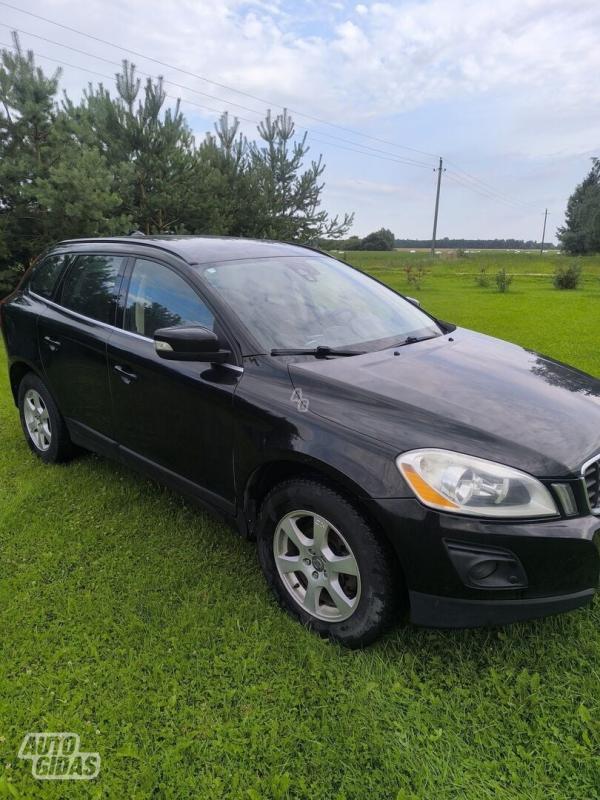 Black Volvo XC60 2009 in Sakiai, with an engine capacity of 2.40 L and mileage of 443 thousand km for 4600 €, photo 2 on AUTOMOTO.COM.LV