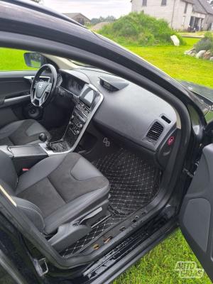 Melns Volvo XC60 2009 Šakiai, ar dzinēja tilpumu 2.40 L un nobraukumu 443 tūkst. km par 4600 €, foto 4 vietnē AUTOMOTO.COM.LV