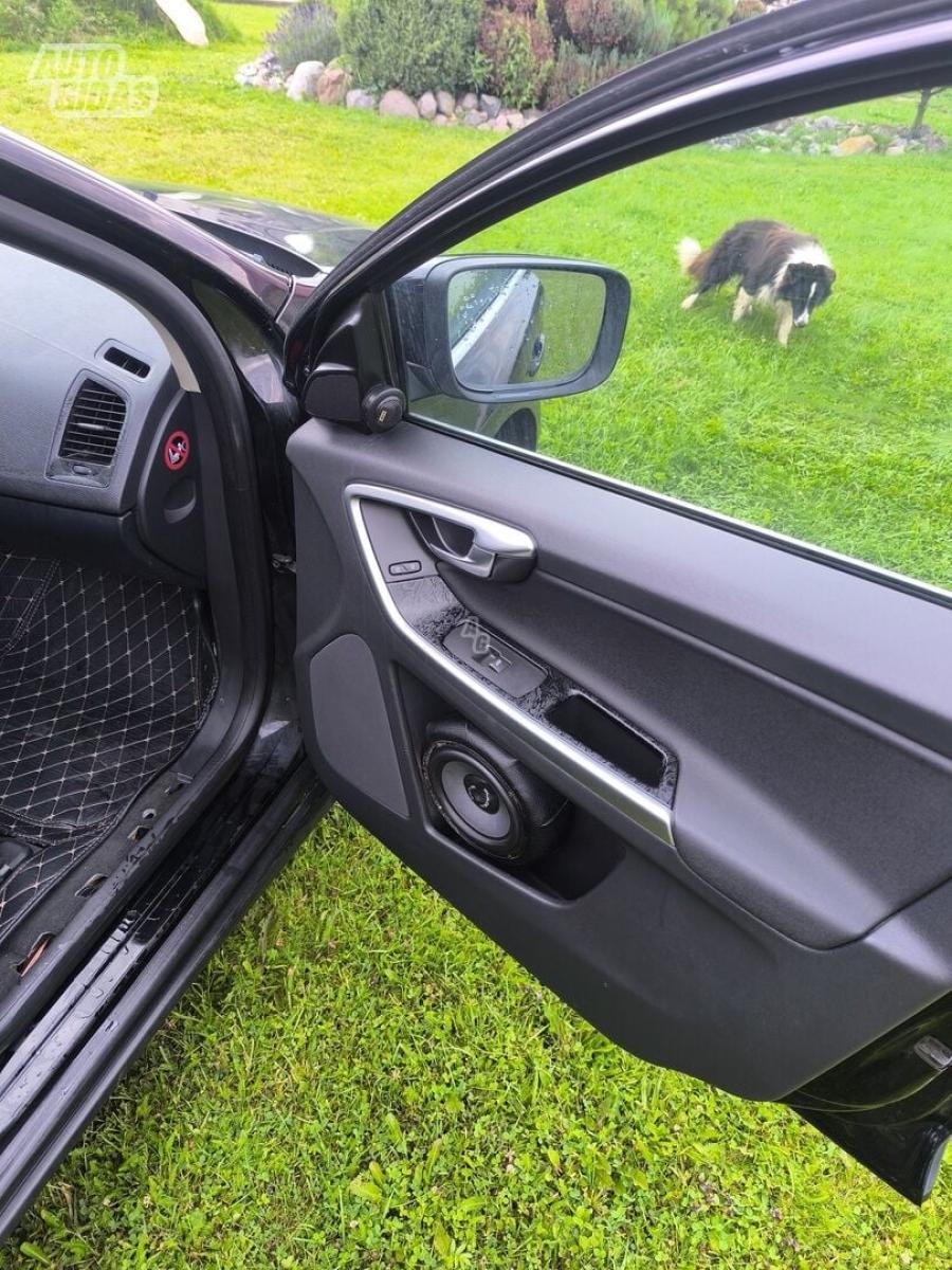 Melns Volvo XC60 2009 Šakiai, ar dzinēja tilpumu 2.40 L un nobraukumu 443 tūkst. km par 4600 €, foto 5 vietnē AUTOMOTO.COM.LV