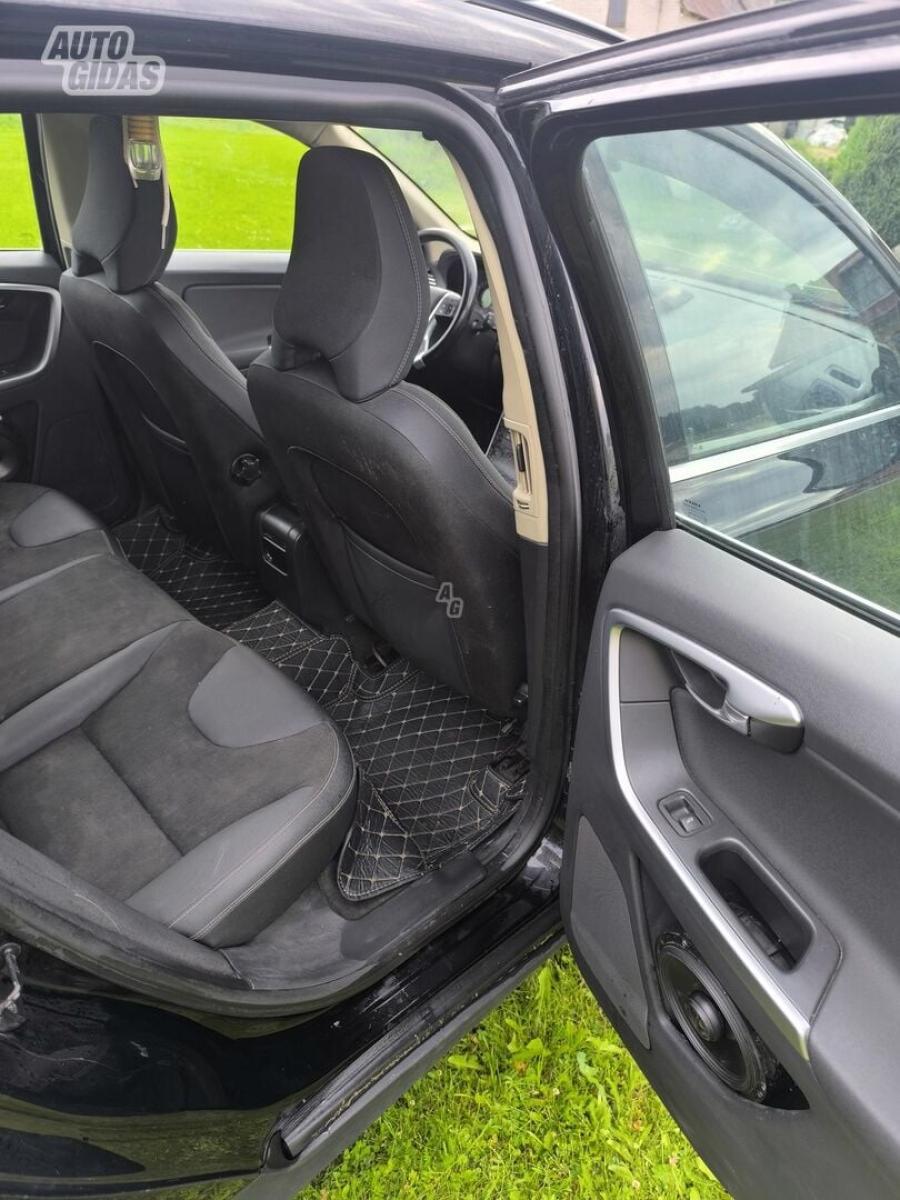 Melns Volvo XC60 2009 Šakiai, ar dzinēja tilpumu 2.40 L un nobraukumu 443 tūkst. km par 4600 €, foto 6 vietnē AUTOMOTO.COM.LV