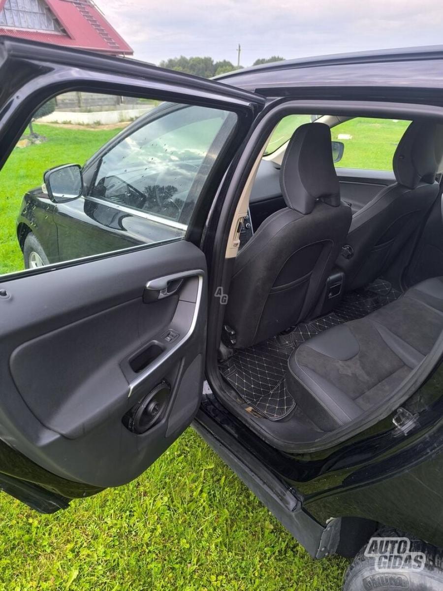 Melns Volvo XC60 2009 Šakiai, ar dzinēja tilpumu 2.40 L un nobraukumu 443 tūkst. km par 4600 €, foto 10 vietnē AUTOMOTO.COM.LV
