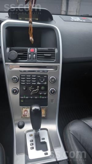 Melns Volvo XC60 2009 Rīga, ar dzinēja tilpumu 2.40 L un nobraukumu 172 tūkst. km par 9950 €, foto 8 vietnē AUTOMOTO.COM.LV