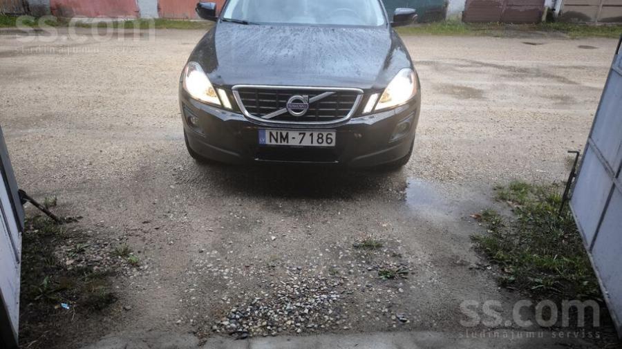 Melns Volvo XC60 2009 Rīga, ar dzinēja tilpumu 2.40 L un nobraukumu 172 tūkst. km par 9950 €, foto 12 vietnē AUTOMOTO.COM.LV