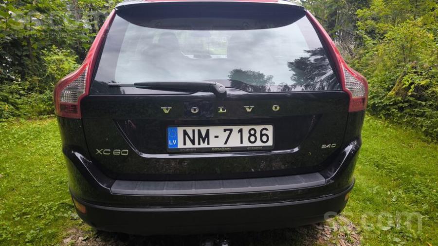 Melns Volvo XC60 2009 Rīga, ar dzinēja tilpumu 2.40 L un nobraukumu 172 tūkst. km par 9950 €, foto 14 vietnē AUTOMOTO.COM.LV