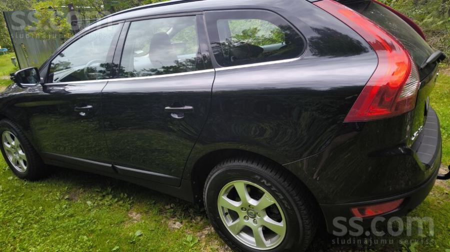 Melns Volvo XC60 2009 Rīga, ar dzinēja tilpumu 2.40 L un nobraukumu 172 tūkst. km par 9950 €, foto 15 vietnē AUTOMOTO.COM.LV