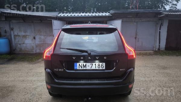 Black Volvo XC60 2009 in Riga, with an engine capacity of 2.40 L and mileage of 172 thousand km for 9950 €, photo 4 on AUTOMOTO.COM.LV