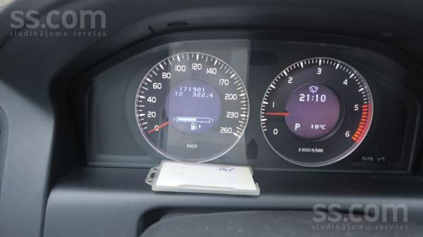 Black Volvo XC60 2009 in Riga, with an engine capacity of 2.40 L and mileage of 172 thousand km for 9950 €, photo 5 on AUTOMOTO.COM.LV