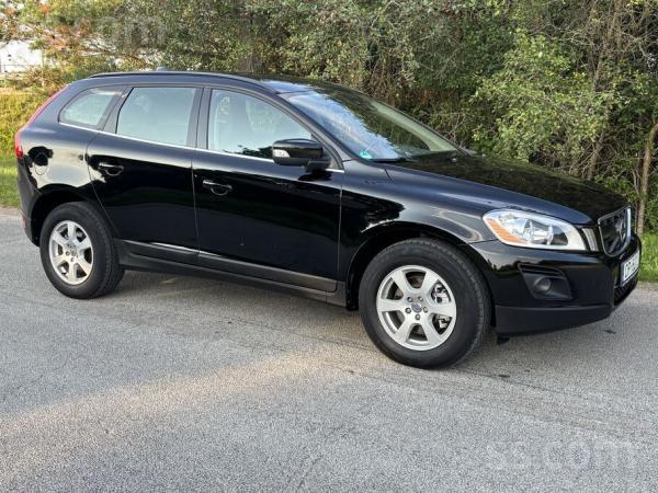 Melns Volvo XC60 2009 Jēkabpils, ar dzinēja tilpumu 2.40 L un nobraukumu 340 tūkst. km par 7700 €, foto 2 vietnē AUTOMOTO.COM.LV