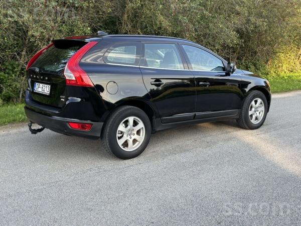 Melns Volvo XC60 2009 Jēkabpils, ar dzinēja tilpumu 2.40 L un nobraukumu 340 tūkst. km par 7700 €, foto 3 vietnē AUTOMOTO.COM.LV