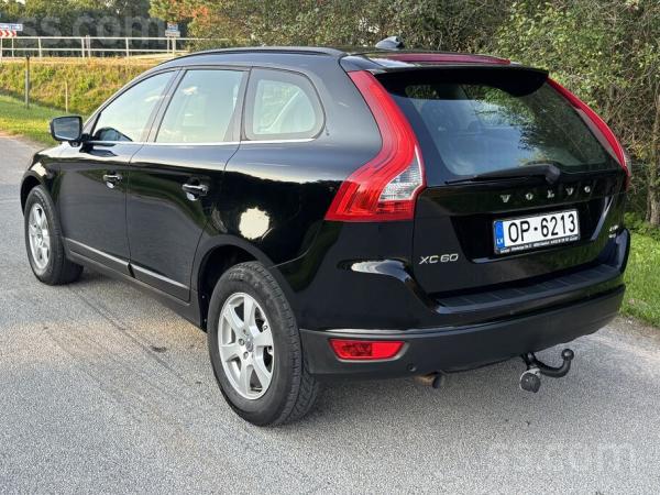 Melns Volvo XC60 2009 Jēkabpils, ar dzinēja tilpumu 2.40 L un nobraukumu 340 tūkst. km par 7700 €, foto 5 vietnē AUTOMOTO.COM.LV
