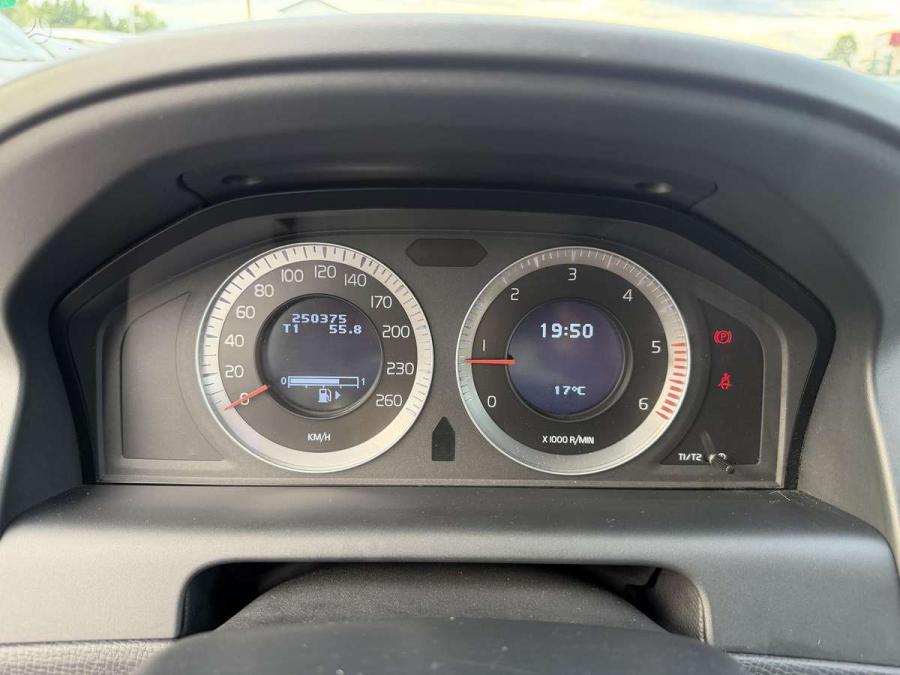 Черный Вольво ХС60 2009 в Утена, объемом двигателя 2.40 л и пробегом 250 тыс. км за 7950 €, фото 29 на AUTOMOTO.COM.LV