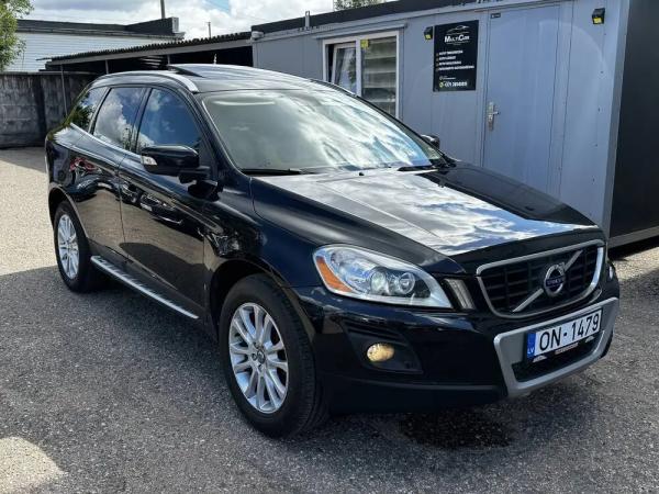 Melns Volvo XC60 2009 Daugavpils, ar dzinēja tilpumu 2.40 L un nobraukumu 240 tūkst. km par 8400 €, foto 1 vietnē AUTOMOTO.COM.LV