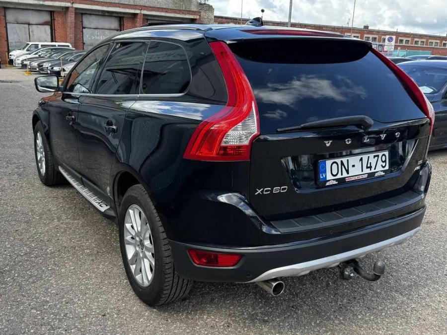 Melns Volvo XC60 2009 Daugavpils, ar dzinēja tilpumu 2.40 L un nobraukumu 240 tūkst. km par 8400 €, foto 5 vietnē AUTOMOTO.COM.LV