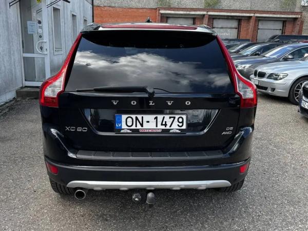 Melns Volvo XC60 2009 Daugavpils, ar dzinēja tilpumu 2.40 L un nobraukumu 240 tūkst. km par 8400 €, foto 5 vietnē AUTOMOTO.COM.LV