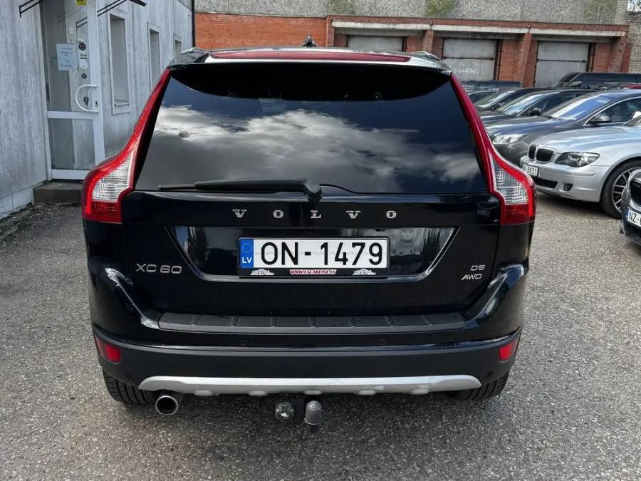 Melns Volvo XC60 2009 Daugavpils, ar dzinēja tilpumu 2.40 L un nobraukumu 240 tūkst. km par 8400 €, foto 6 vietnē AUTOMOTO.COM.LV