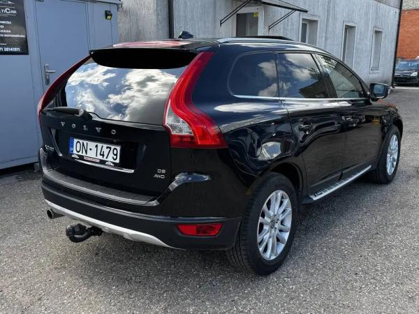 Melns Volvo XC60 2009 Daugavpils, ar dzinēja tilpumu 2.40 L un nobraukumu 240 tūkst. km par 8400 €, foto 6 vietnē AUTOMOTO.COM.LV