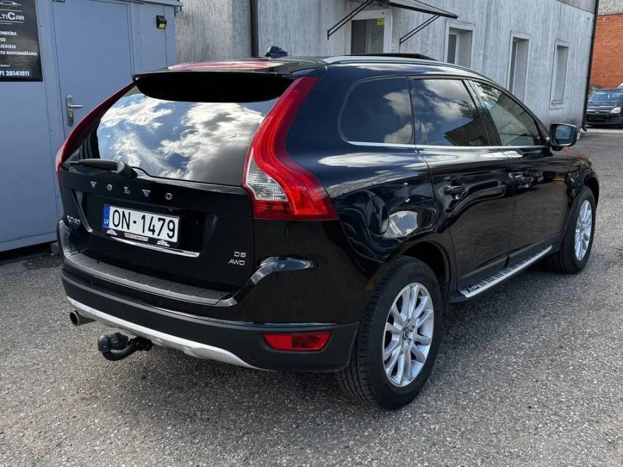 Melns Volvo XC60 2009 Daugavpils, ar dzinēja tilpumu 2.40 L un nobraukumu 240 tūkst. km par 8400 €, foto 7 vietnē AUTOMOTO.COM.LV
