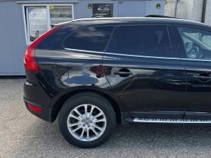 Melns Volvo XC60 2009 Daugavpils, ar dzinēja tilpumu 2.40 L un nobraukumu 240 tūkst. km par 8400 €, foto 8 vietnē AUTOMOTO.COM.LV