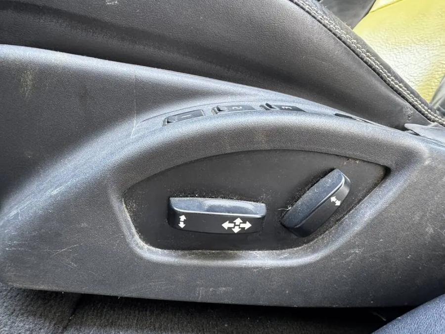 Melns Volvo XC60 2009 Daugavpils, ar dzinēja tilpumu 2.40 L un nobraukumu 240 tūkst. km par 8400 €, foto 16 vietnē AUTOMOTO.COM.LV