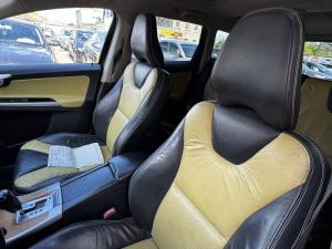 Melns Volvo XC60 2009 Daugavpils, ar dzinēja tilpumu 2.40 L un nobraukumu 240 tūkst. km par 8400 €, foto 19 vietnē AUTOMOTO.COM.LV
