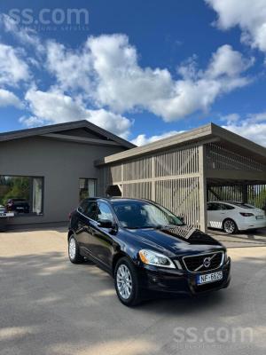 Melns Volvo XC60 2009 Cēsis, ar dzinēja tilpumu 2.40 L un nobraukumu 278 tūkst. km par 7000 €, foto  vietnē AUTOMOTO.COM.LV