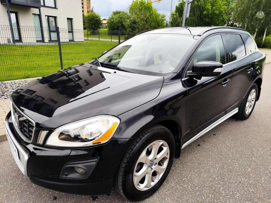 Black Volvo XC60 2009 in Kaunas, with an engine capacity of 2.40 L and mileage of 340 thousand km for 6650 €, photo 1 on AUTOMOTO.COM.LV