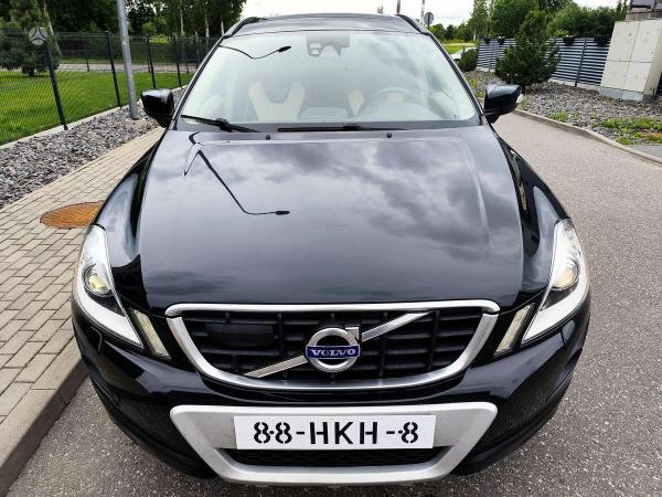 Melns Volvo XC60 2009 Kauņa, ar dzinēja tilpumu 2.40 L un nobraukumu 340 tūkst. km par 6650 €, foto 2 vietnē AUTOMOTO.COM.LV