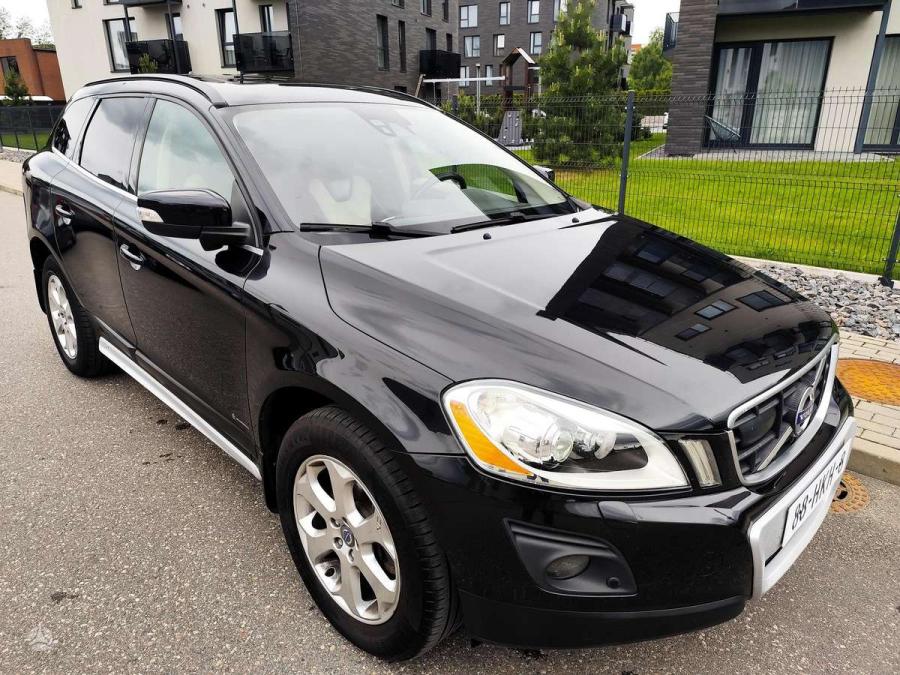 Black Volvo XC60 2009 in Kaunas, with an engine capacity of 2.40 L and mileage of 340 thousand km for 6650 €, photo 6 on AUTOMOTO.COM.LV