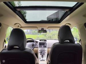 Black Volvo XC60 2009 in Kaunas, with an engine capacity of 2.40 L and mileage of 340 thousand km for 6650 €, photo 8 on AUTOMOTO.COM.LV