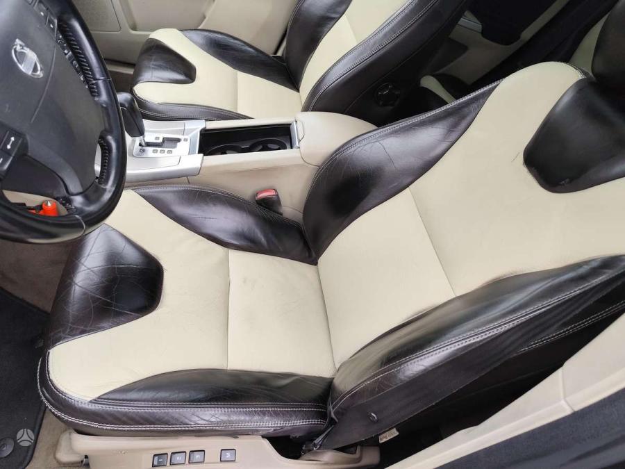 Black Volvo XC60 2009 in Kaunas, with an engine capacity of 2.40 L and mileage of 340 thousand km for 6650 €, photo 10 on AUTOMOTO.COM.LV