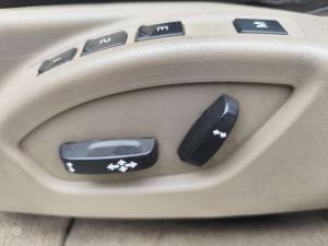 Black Volvo XC60 2009 in Kaunas, with an engine capacity of 2.40 L and mileage of 340 thousand km for 6650 €, photo 22 on AUTOMOTO.COM.LV
