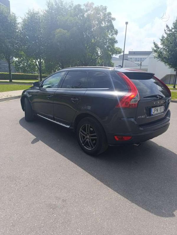 Melns Volvo XC60 2009 Kauņa, ar dzinēja tilpumu 2.40 L un nobraukumu 376 tūkst. km par 6500 €, foto 4 vietnē AUTOMOTO.COM.LV